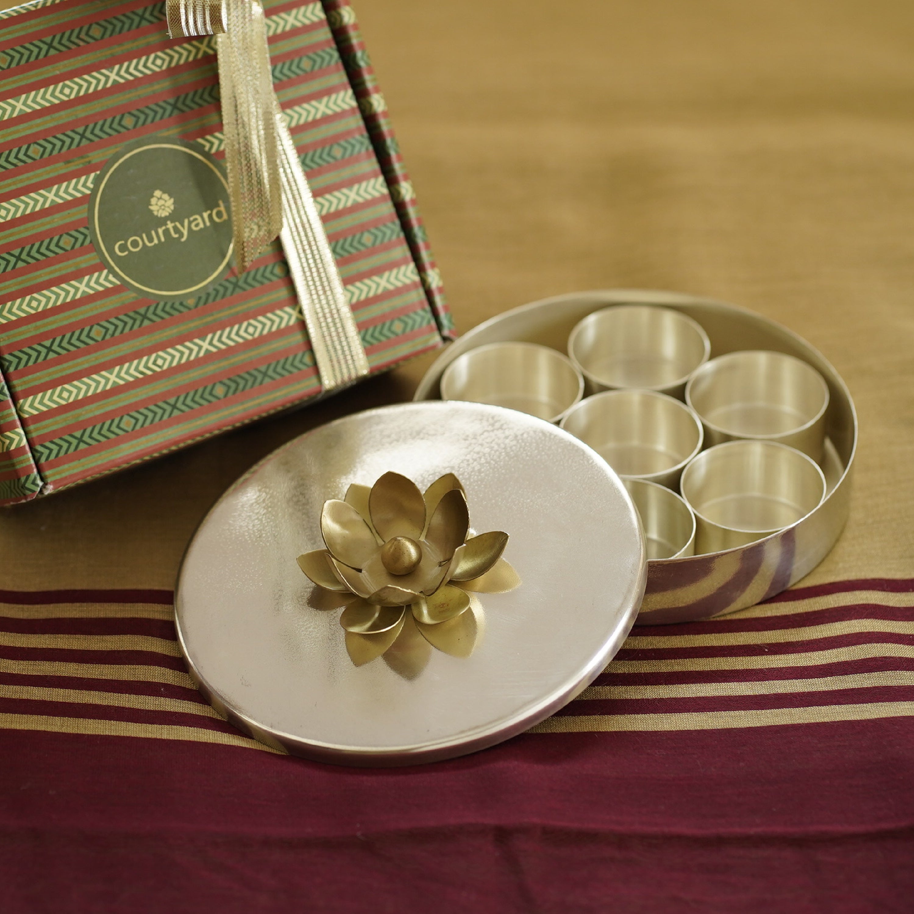 SUNEHERI SHUBHA SAMAGRIDAN (GIFT BOX) – Courtyard Retail Pvt. Ltd